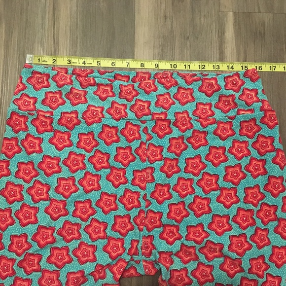 LuLaRoe | Pants & Jumpsuits | Lularoe Tc Star Flower Leggings | Poshmark